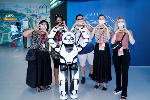 Robots charm visitors to China’s World Expo pavilion - Mix Meetings